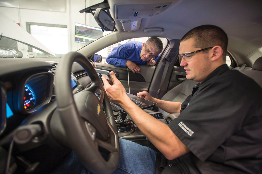Alumnus strengthens commitment to automotive tech | SIU Foundation Blog