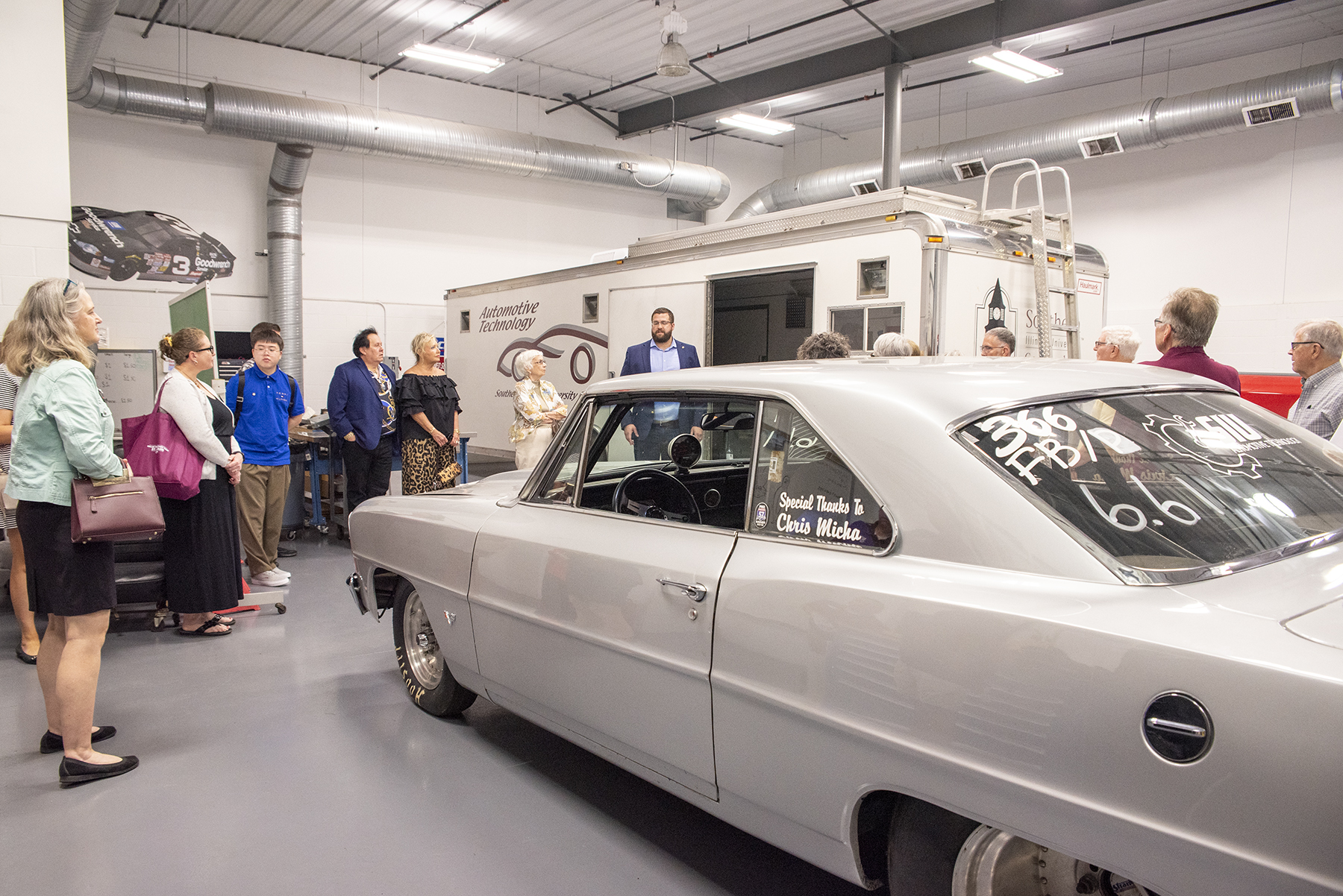 Donors get inside look at automotive, aviation programs | SIU ...